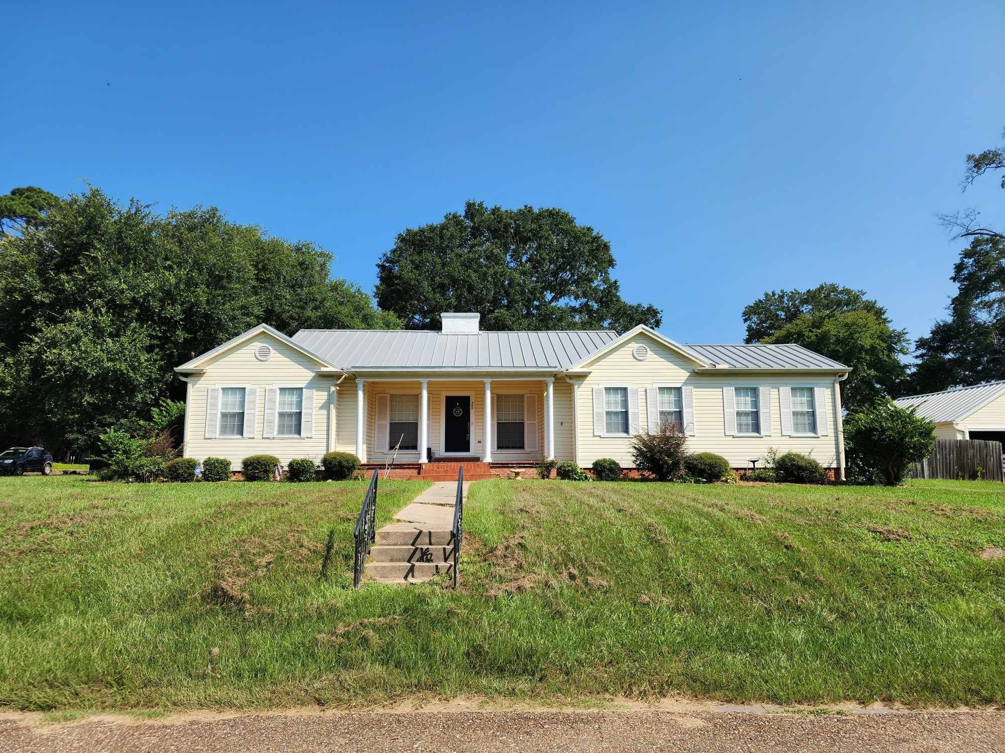 202 Pine St, Logansport, LA 71049 | MLS# 20694473 | Trulia