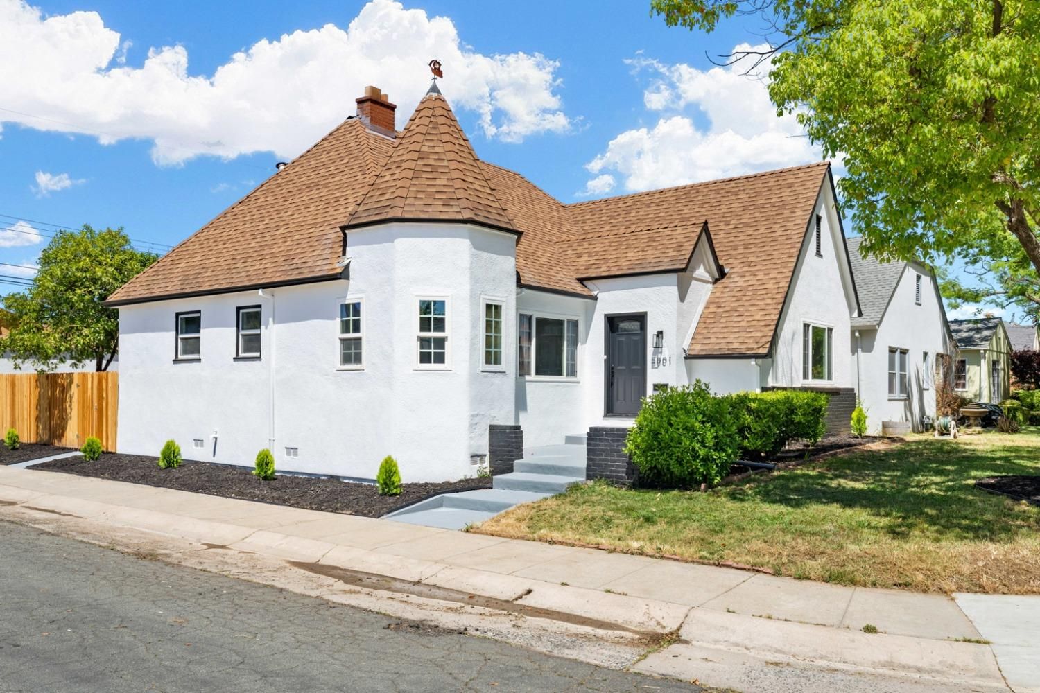 5001 8th Ave, Sacramento, CA 95820 - See Est. Value, Schools & More