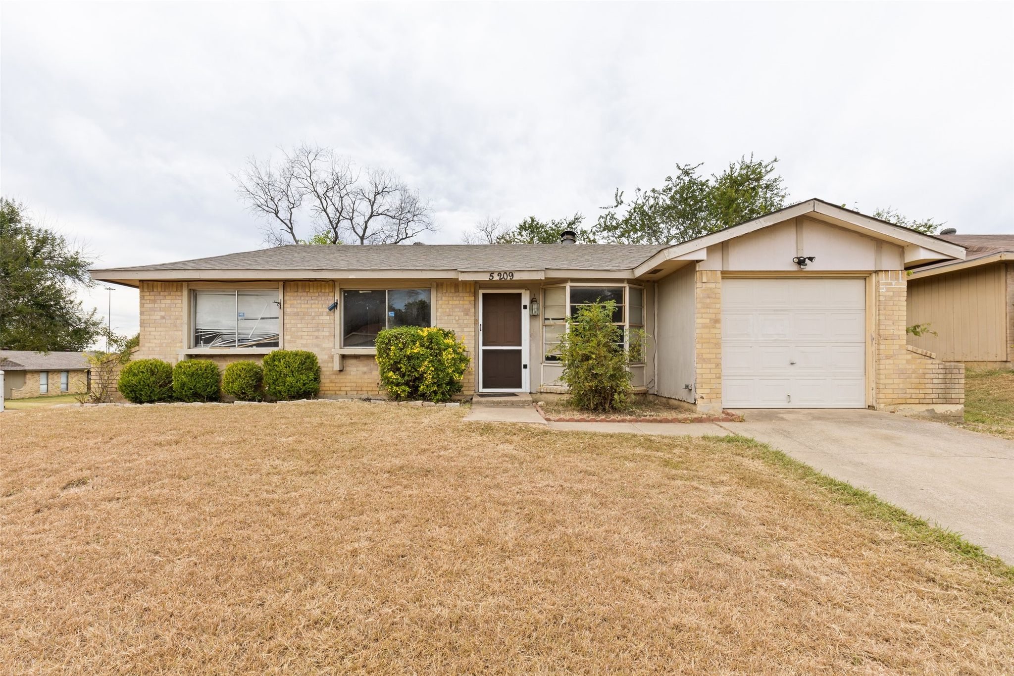 5209 Dunson Dr, Haltom City, TX 76148 | Trulia
