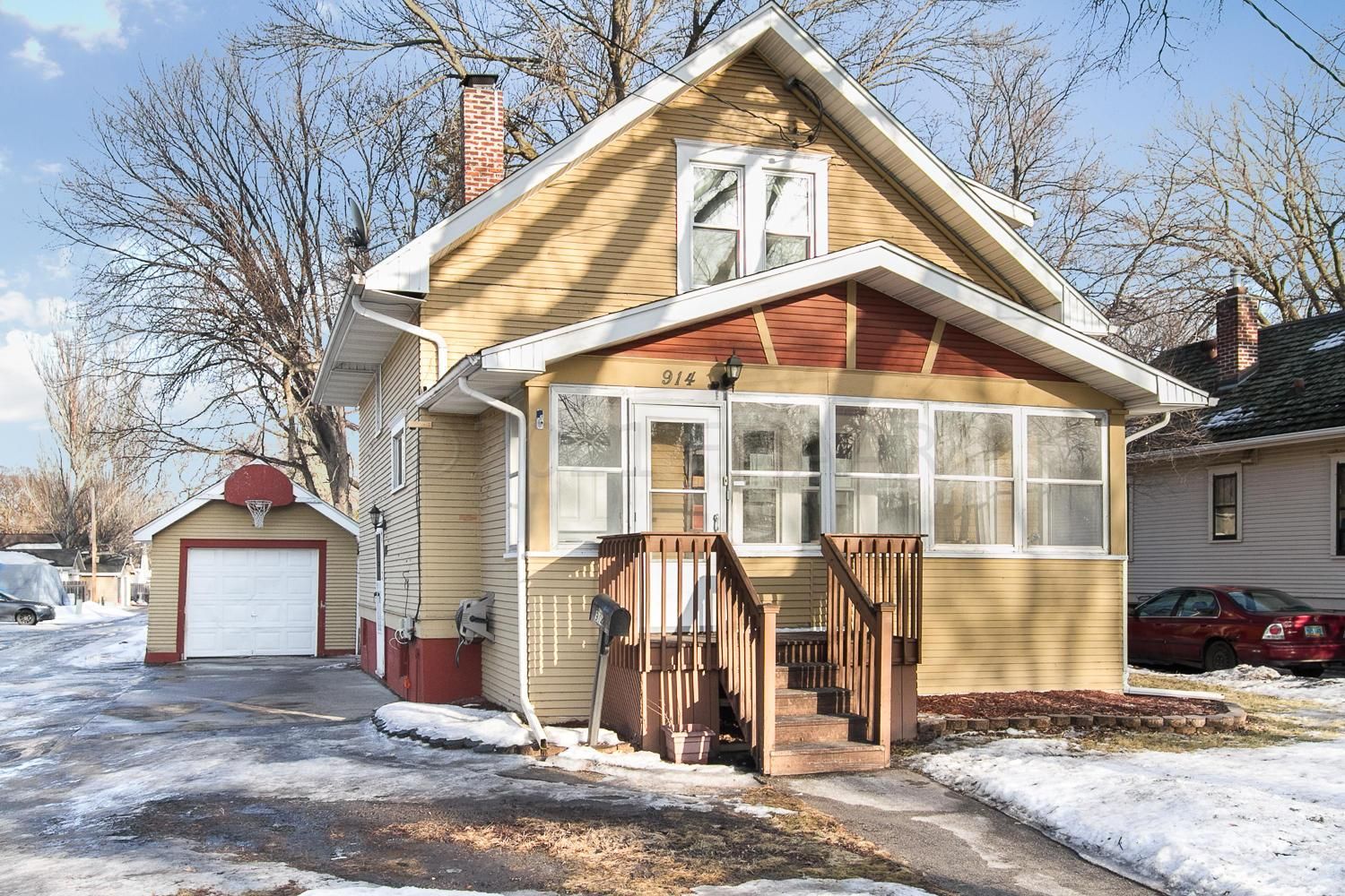 914 University Dr S, Fargo, ND 58103 | Trulia