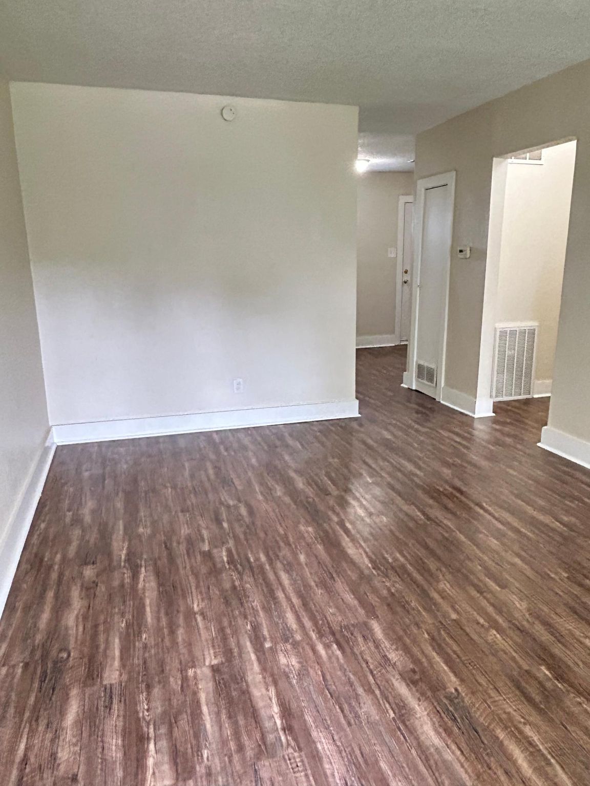 912 SW 33rd St, Topeka, KS 66611 - See Est. Value, Schools & More