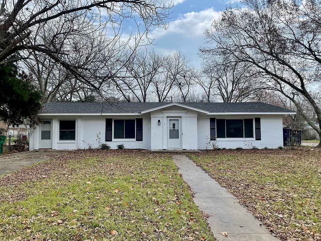 1800 Grace St, Taylor, TX 76574 - See Est. Value, Schools & More