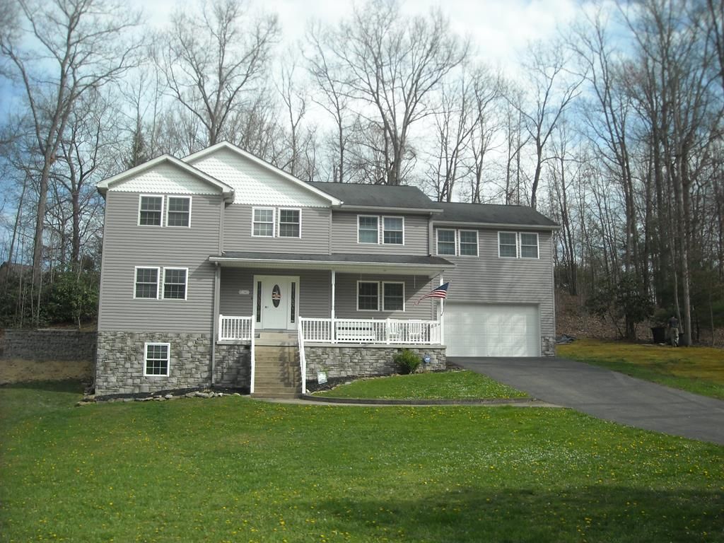 24 Longspur Way, Beckley, WV 25801 - See Est. Value, Schools & More