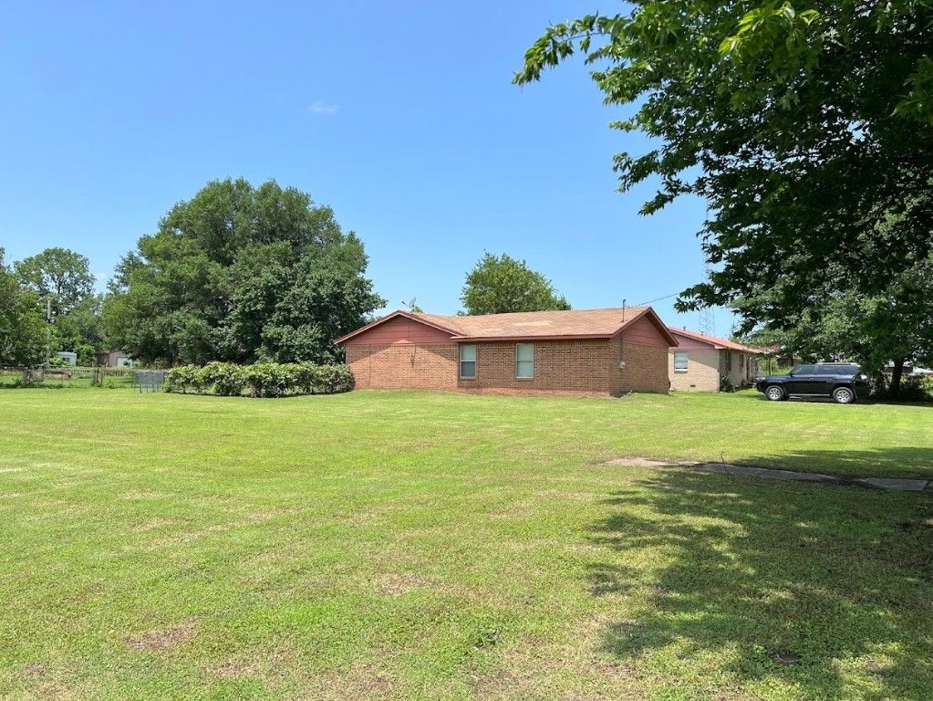 31 S Bond Ave, Dustin, OK 74839 | Trulia