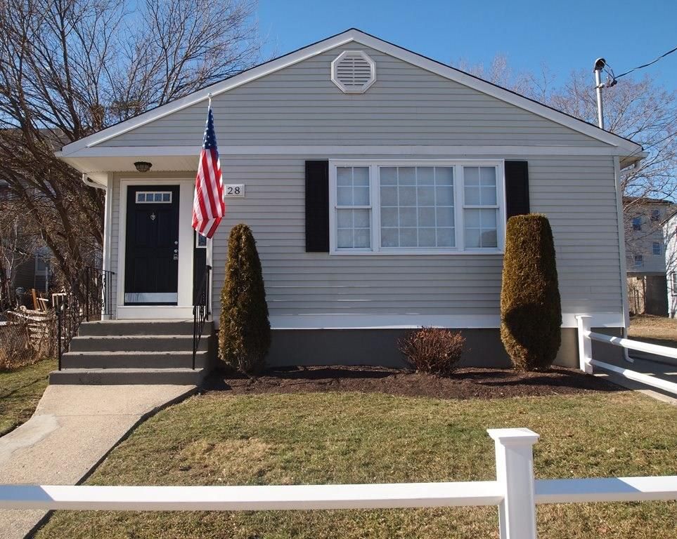 28 Malbone St, Providence, RI 02908 - See Est. Value, Schools & More