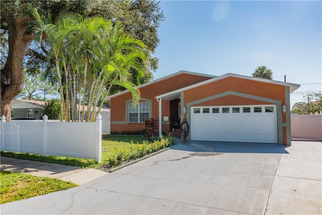 131 SE Lincoln Cir N, Saint Petersburg, FL 33703 - See Est. Value ...