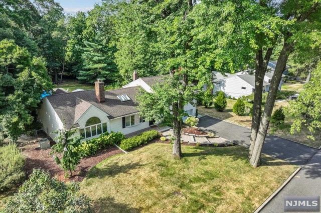 36 Roandis Ct, Ramsey, NJ 07446 - See Est. Value, Schools & More