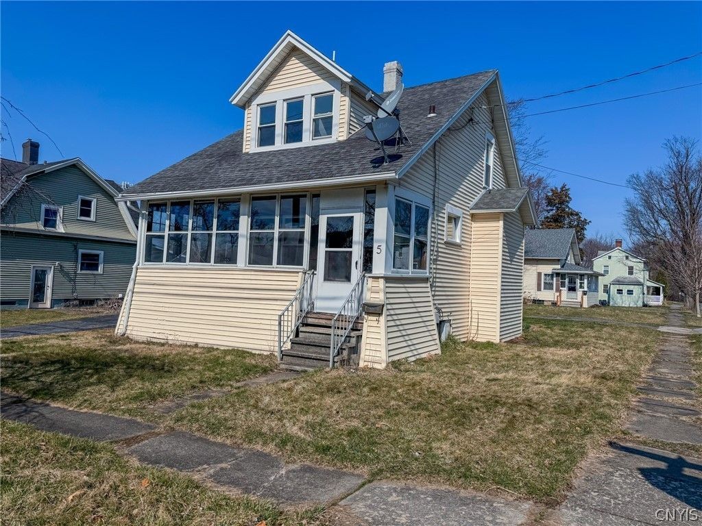 5 Standart Ave, Auburn, NY 13021 - See Est. Value, Schools & More