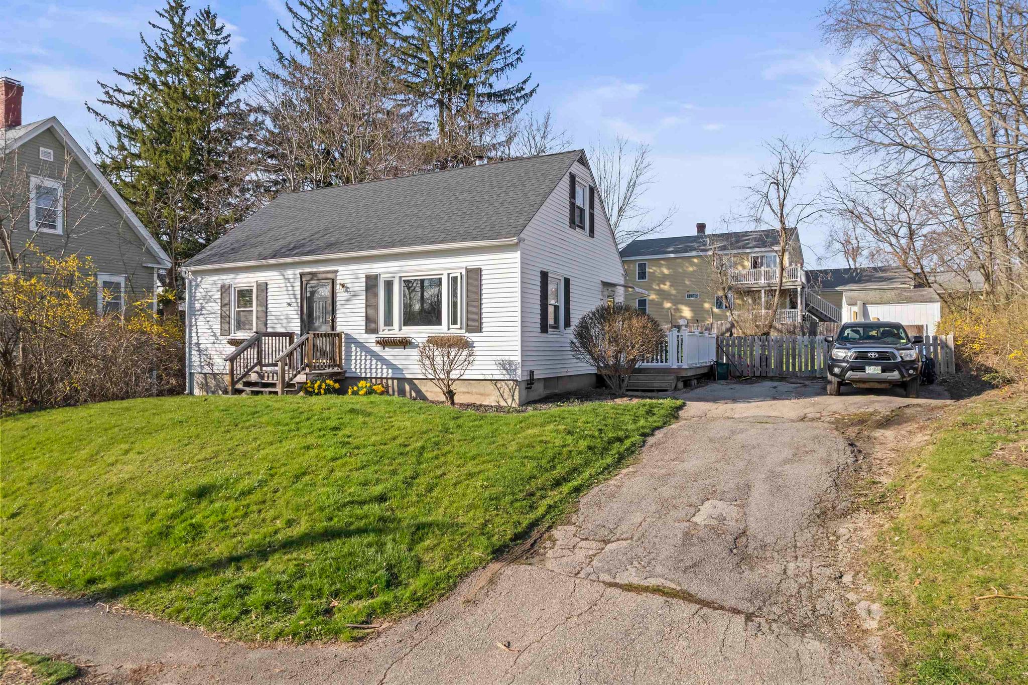5 Hill Street, Dover, NH 03820 - See Est. Value, Schools & More