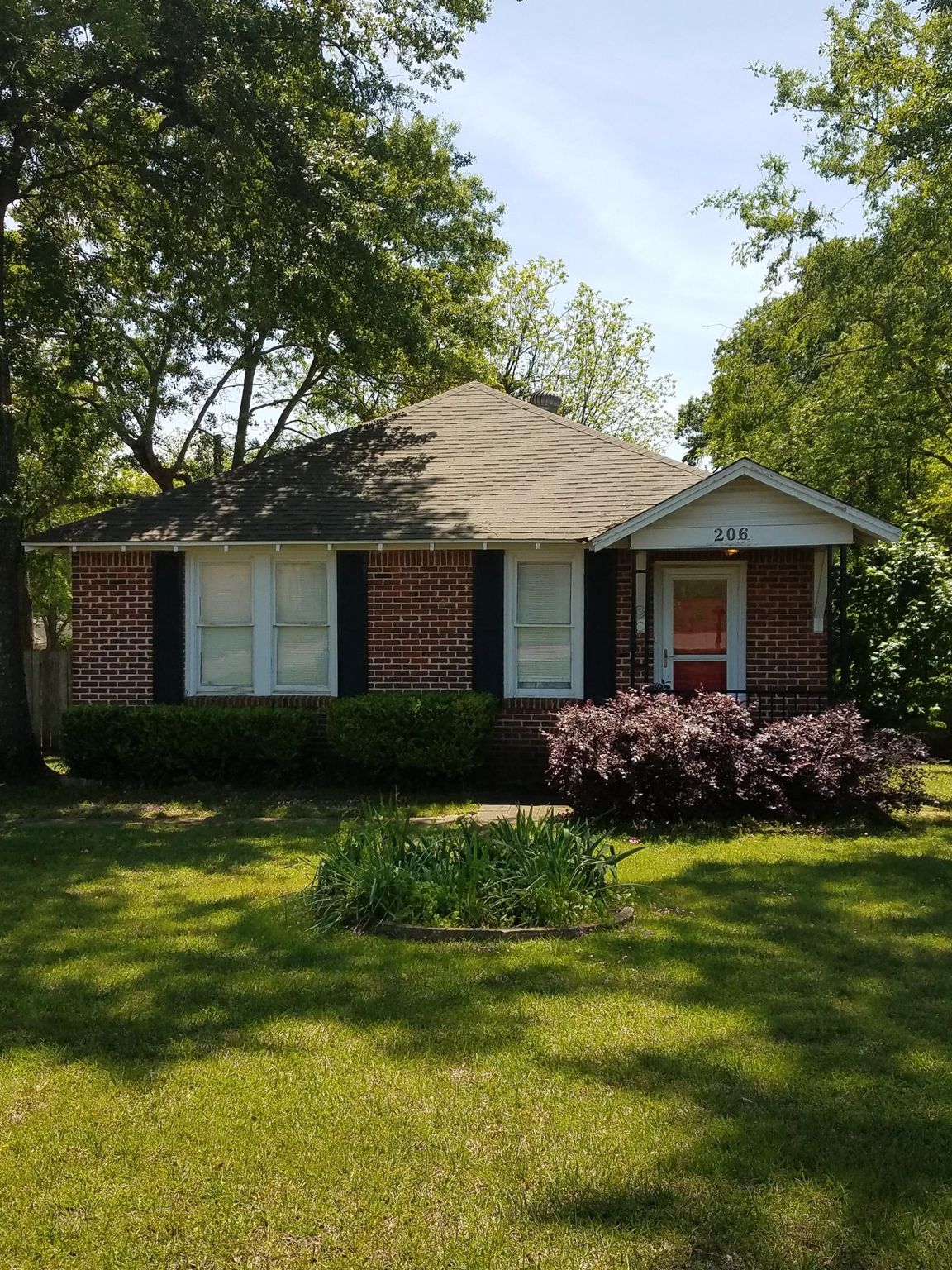 206 E Meredith St, Marshall, TX 75670 - See Est. Value, Schools & More