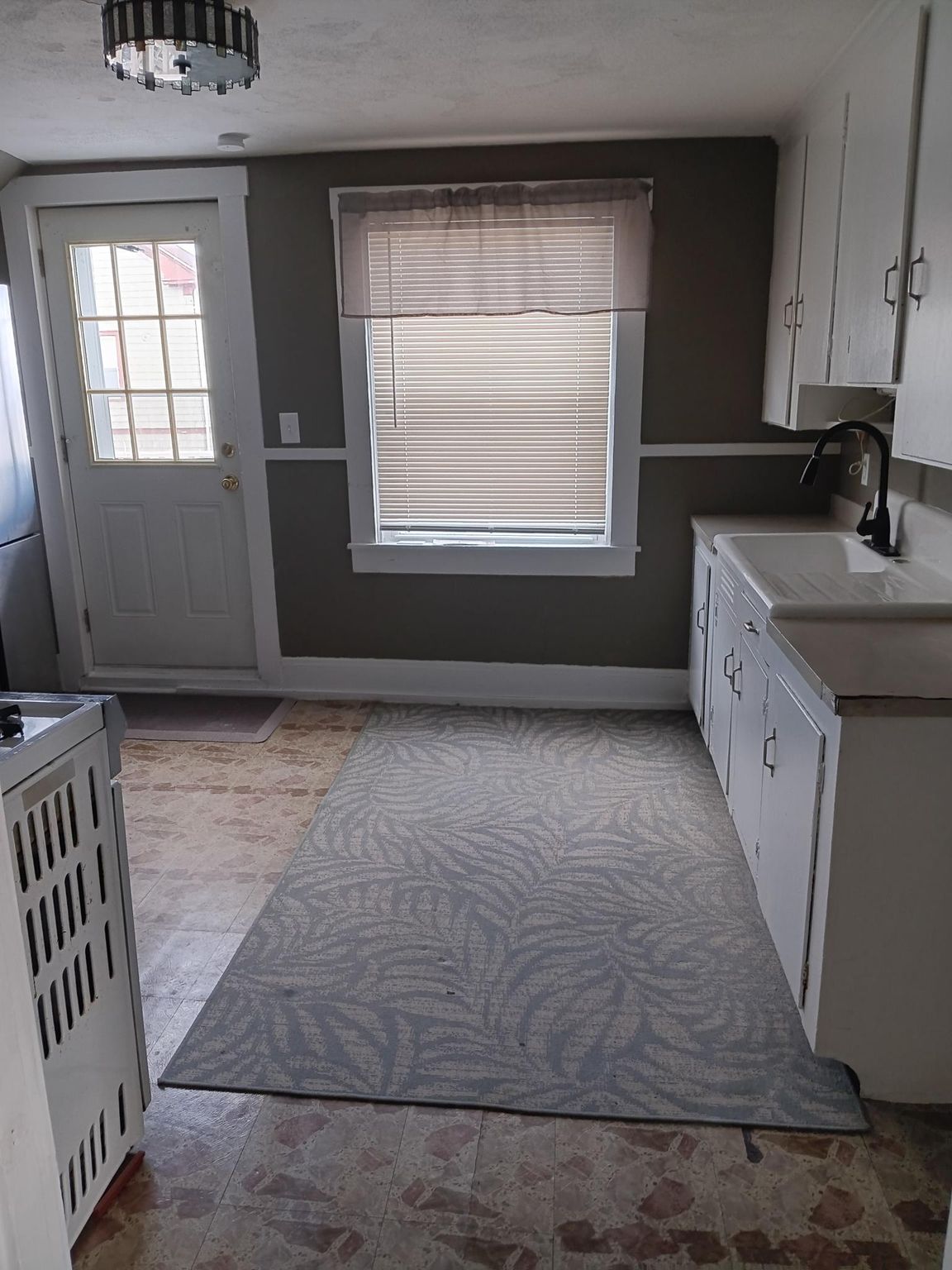 37 Sumner Ave #2, Cranston, RI 02920 - See Est. Value, Schools & More