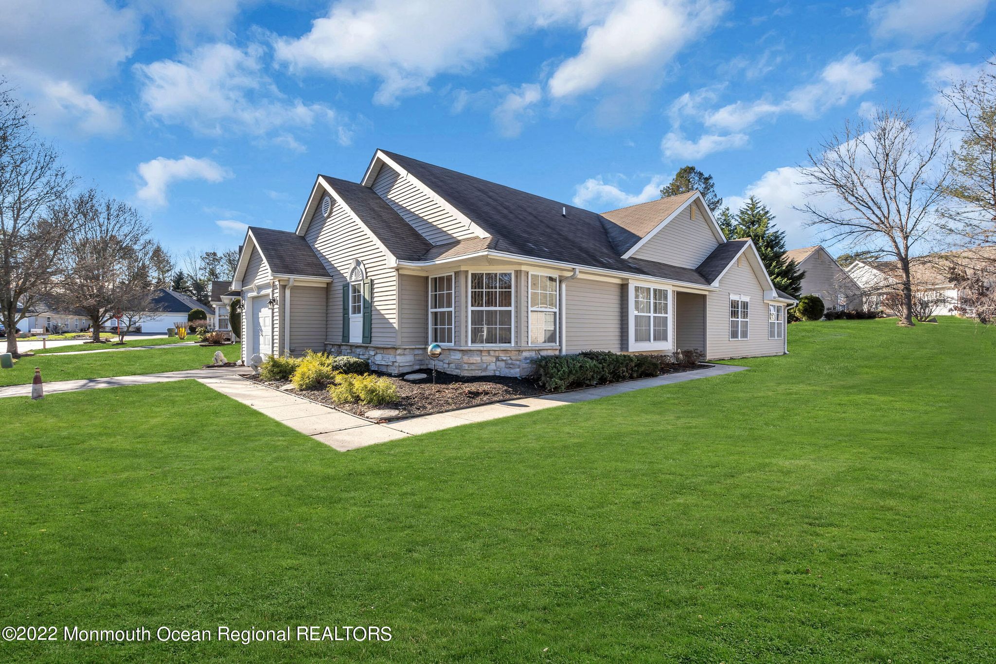 4 Wellington Lane, Lakewood, NJ 08701 - See Est. Value, Schools & More