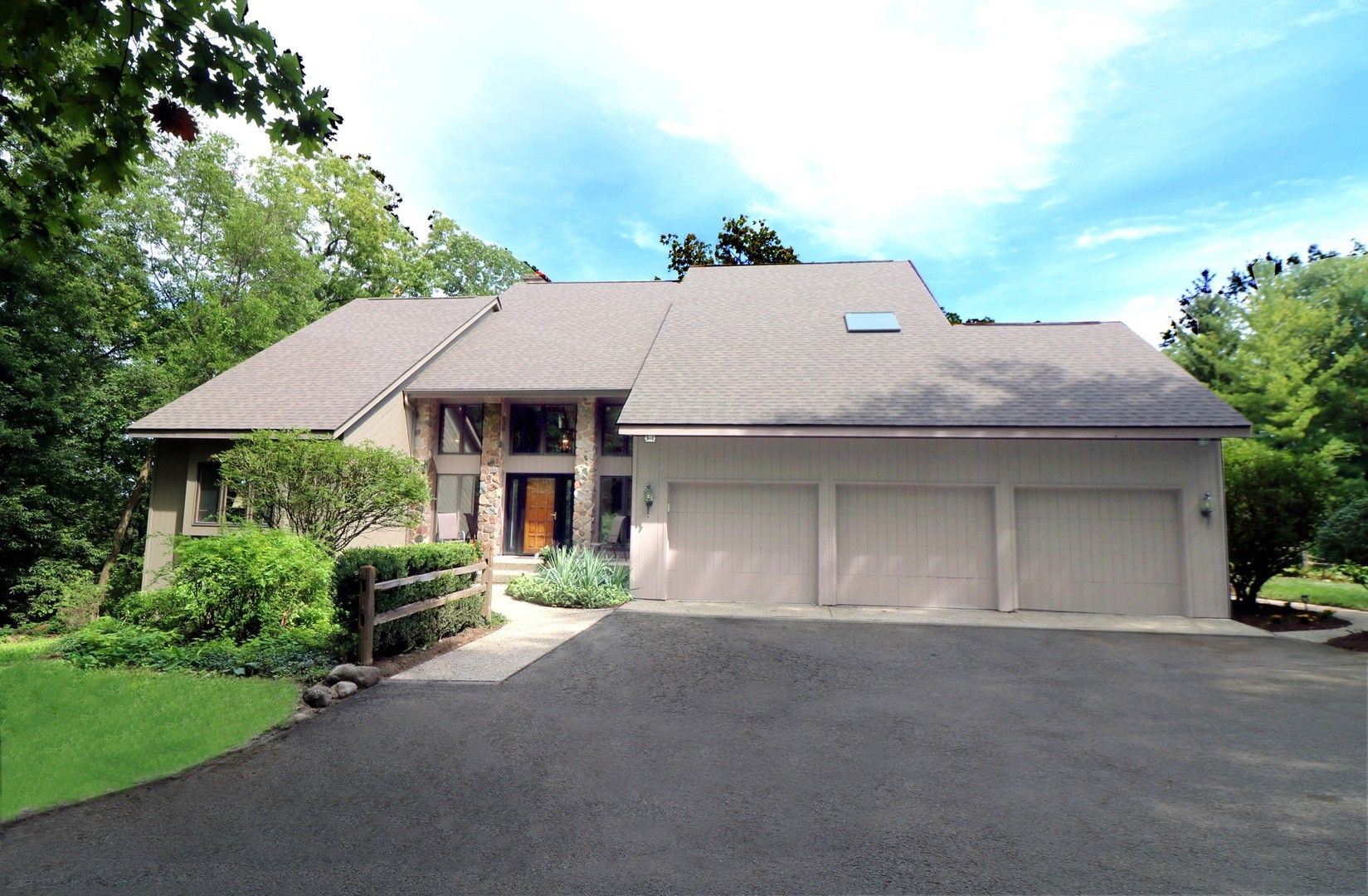 1308B S Fleming Rd, Bull Valley, IL 60098 - See Est. Value, Schools & More