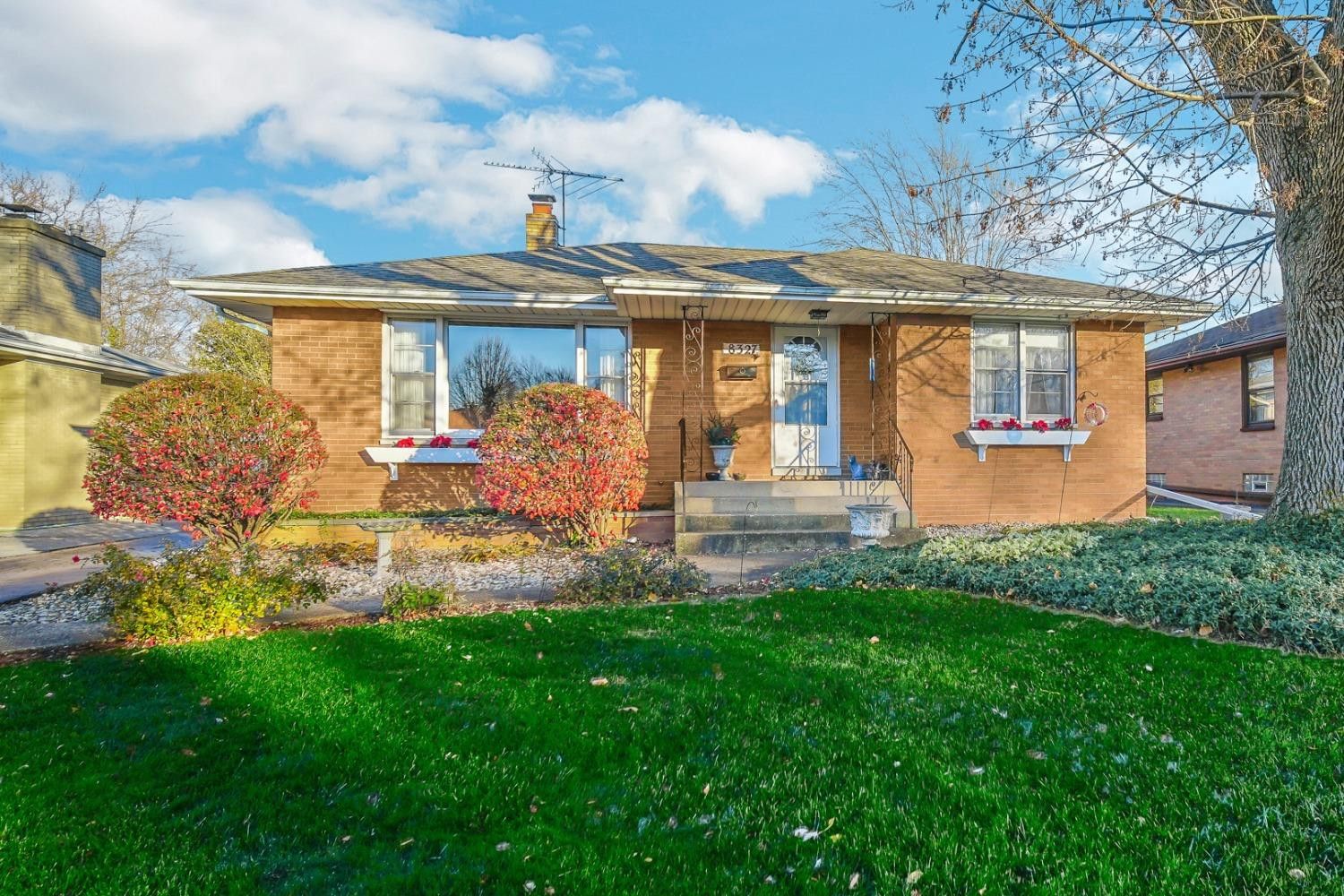 8327 Kooy Dr, Munster, IN 46321 - See Est. Value, Schools & More