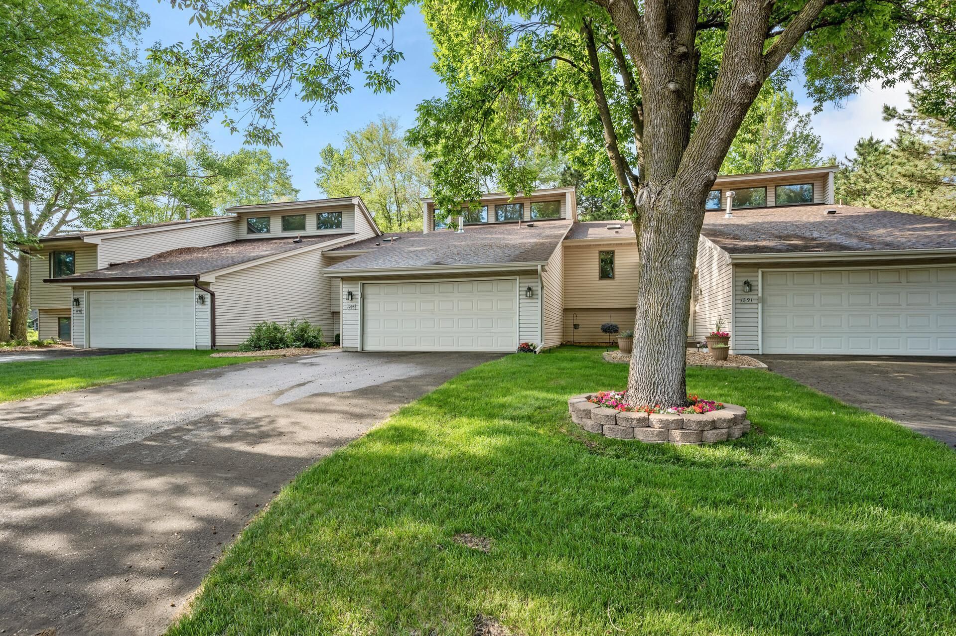 1295 Sunview Ct, Shoreview, MN 55126 - See Est. Value, Schools & More