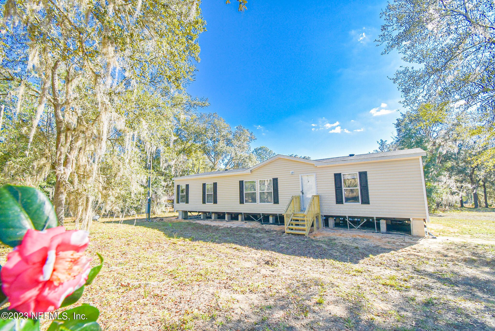 133 OAK Circle, Interlachen, FL 32148 - See Est. Value, Schools & More