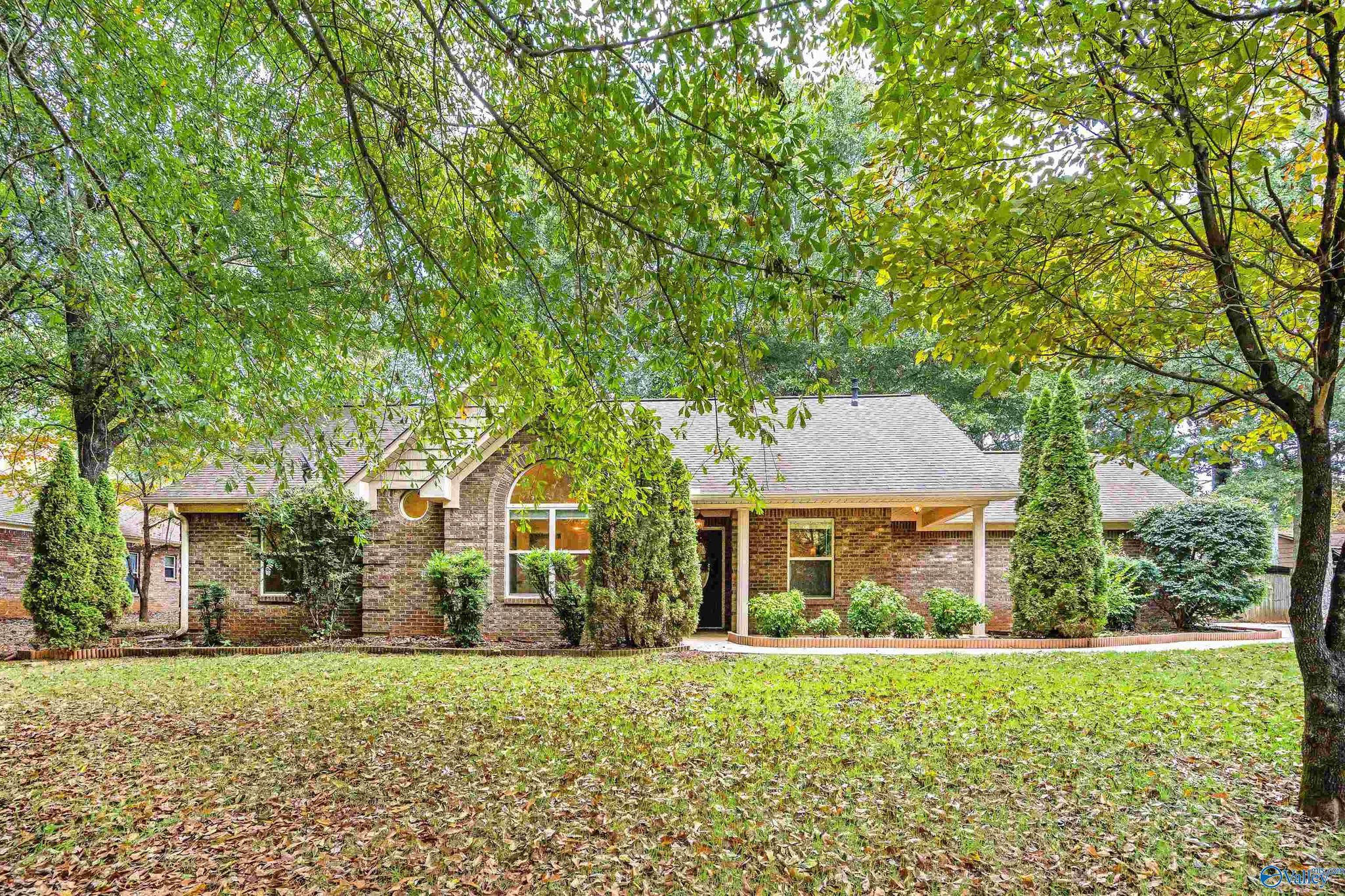 127 Johnson Dr, Huntsville, AL 35810 - See Est. Value, Schools & More