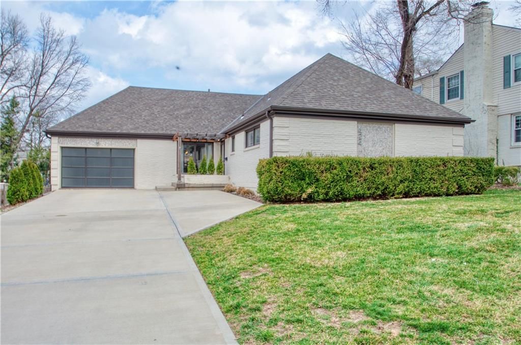 424 E 65th St, Kansas City, MO 64131 - See Est. Value, Schools & More