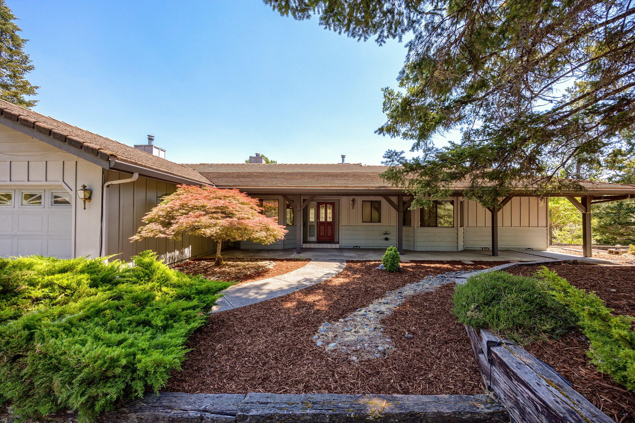 660 Garnet Ln, Grants Pass, OR 97526 - See Est. Value, Schools & More