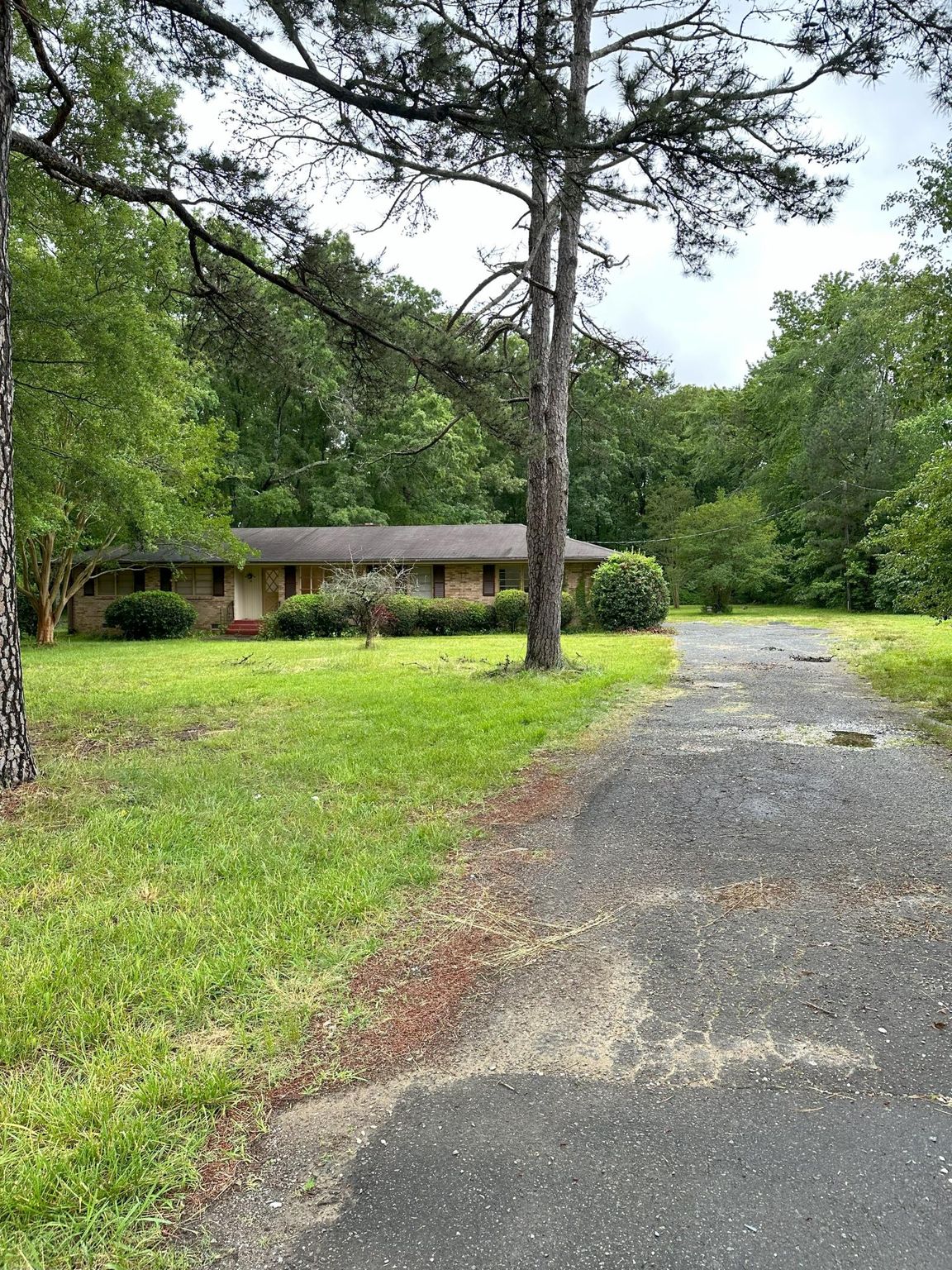 2501 Galloway Rd, Charlotte, NC 28262 - See Est. Value, Schools & More