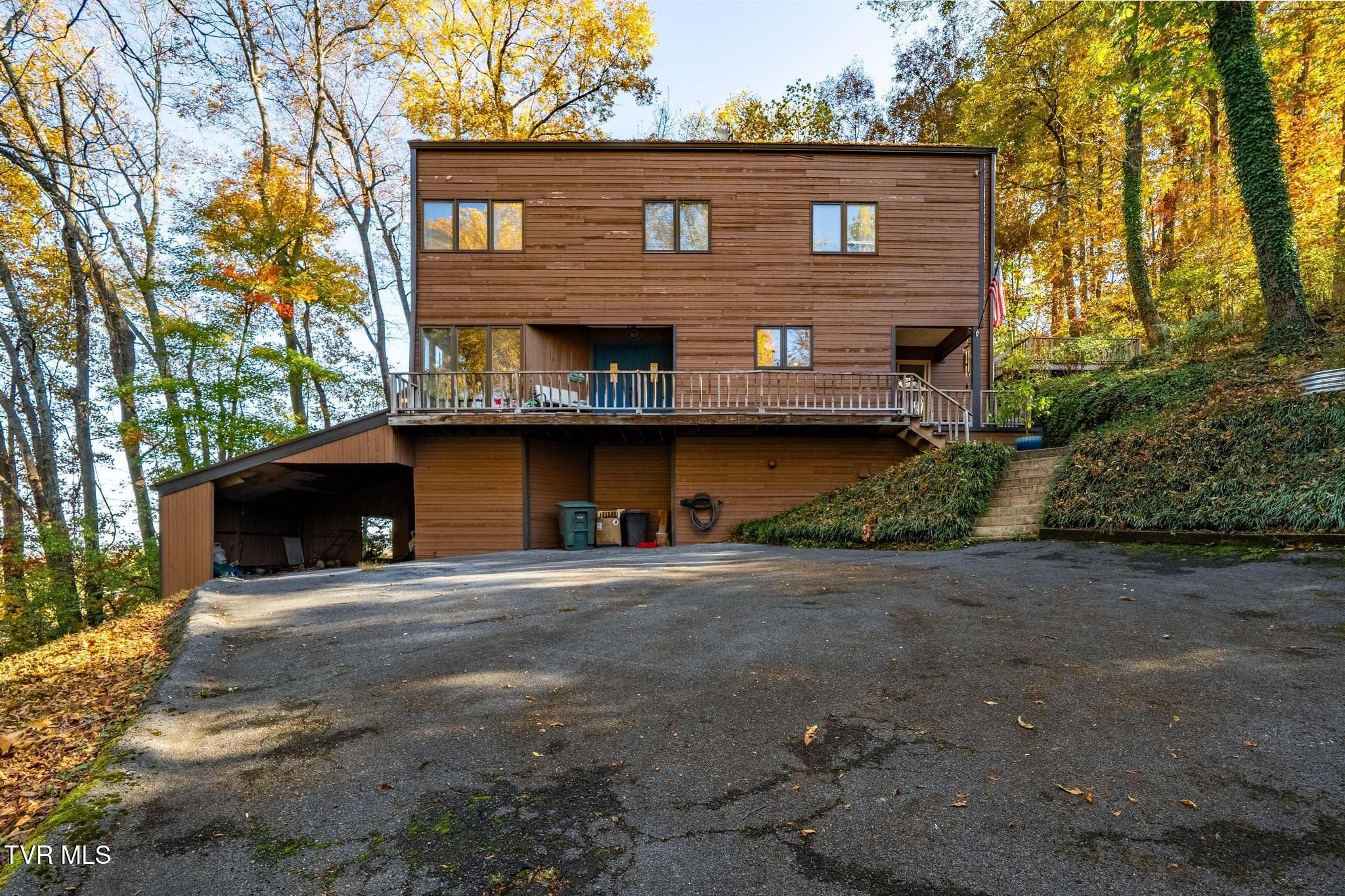 760 Fairway Dr, Elizabethton, TN 37643 - See Est. Value, Schools & More