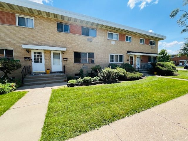 8656 Gregory Ln #C, Des Plaines, IL 60016 - See Est. Value, Schools & More