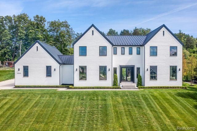 8343 Stoney Creek Dr, South Lyon, MI 48178 - See Est. Value, Schools & More