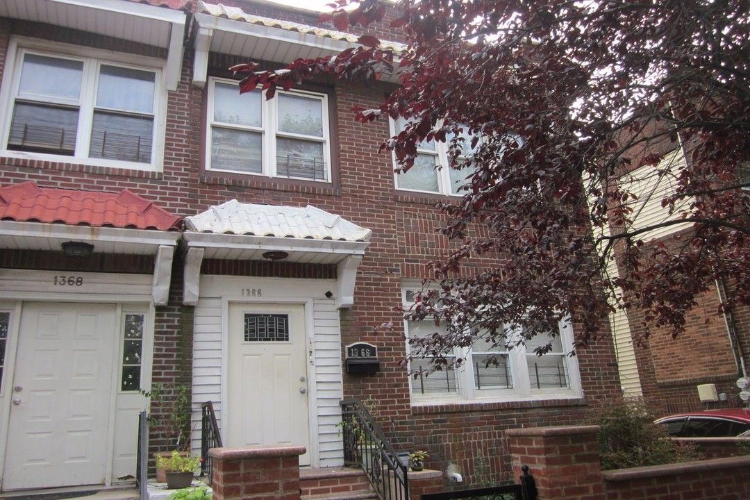 1366 Eggert Pl, Far Rockaway, NY 11691 - See Est. Value, Schools & More