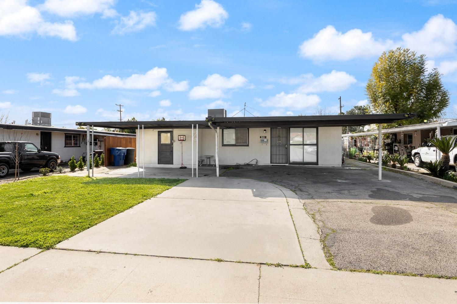 301 K St, Sanger, CA 93657 - See Est. Value, Schools & More