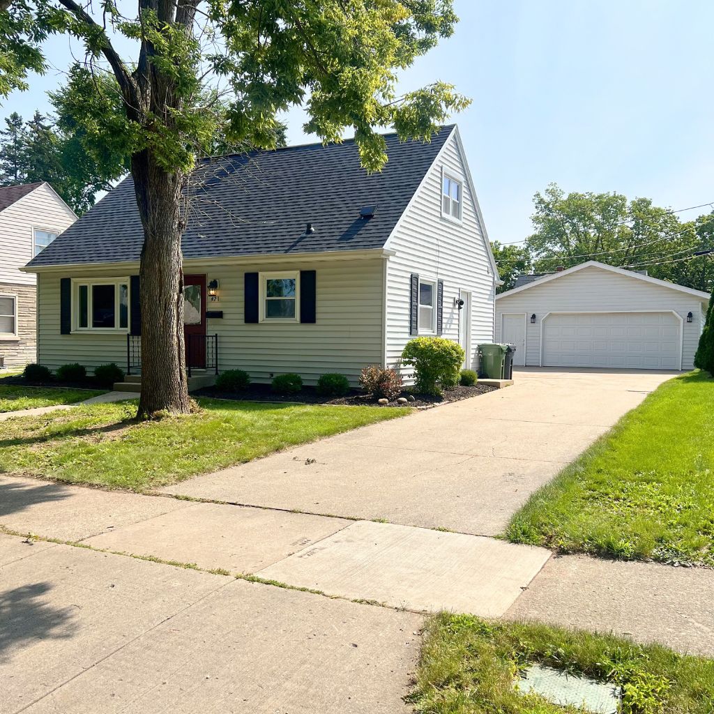 421 S Matthew St, Kimberly, WI 54136 - See Est. Value, Schools & More