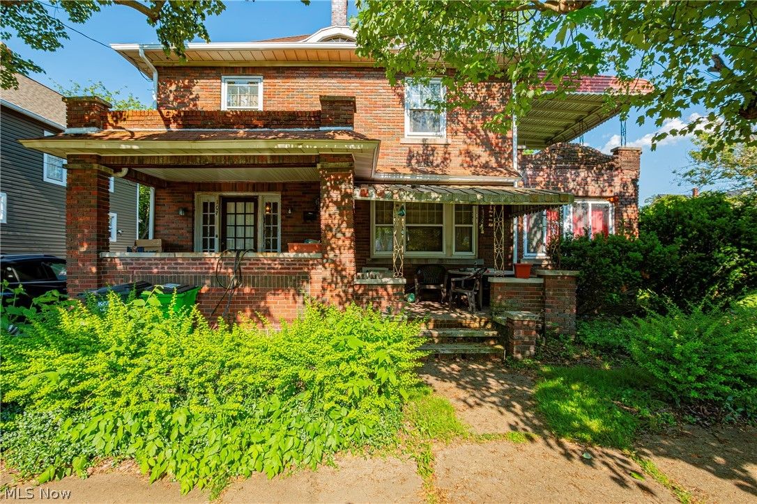 107 16th St NW, Barberton, OH 44203 - See Est. Value, Schools & More