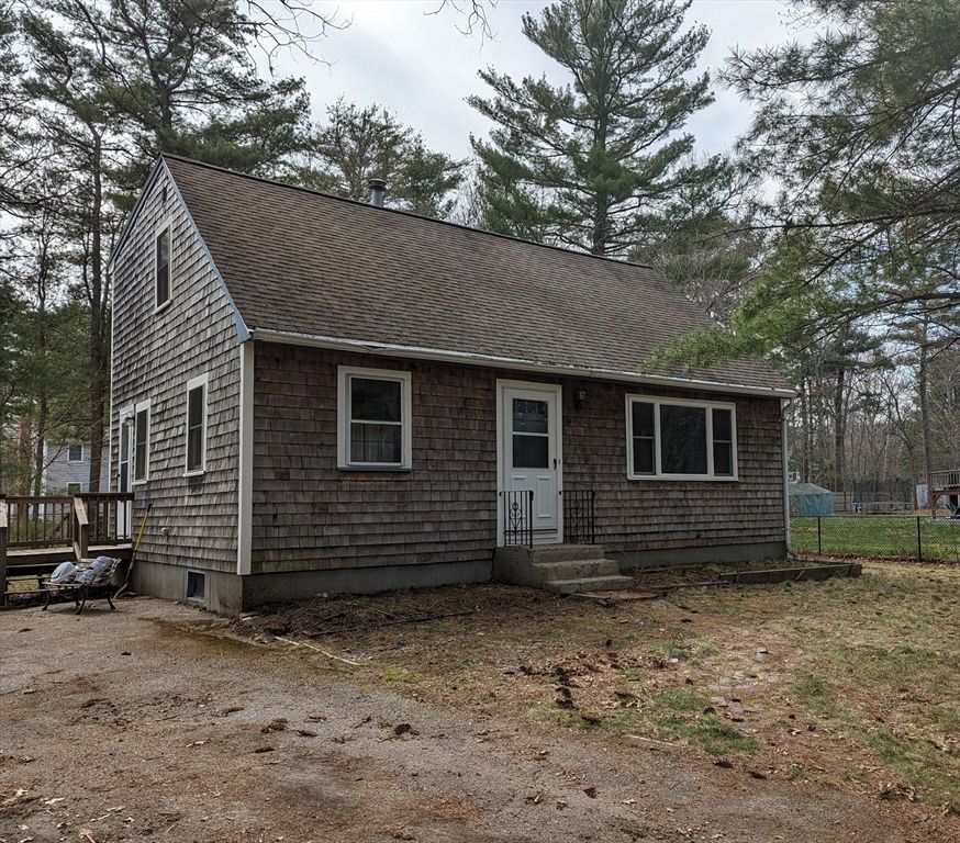 14 Forest St, Carver, MA 02330 - See Est. Value, Schools & More