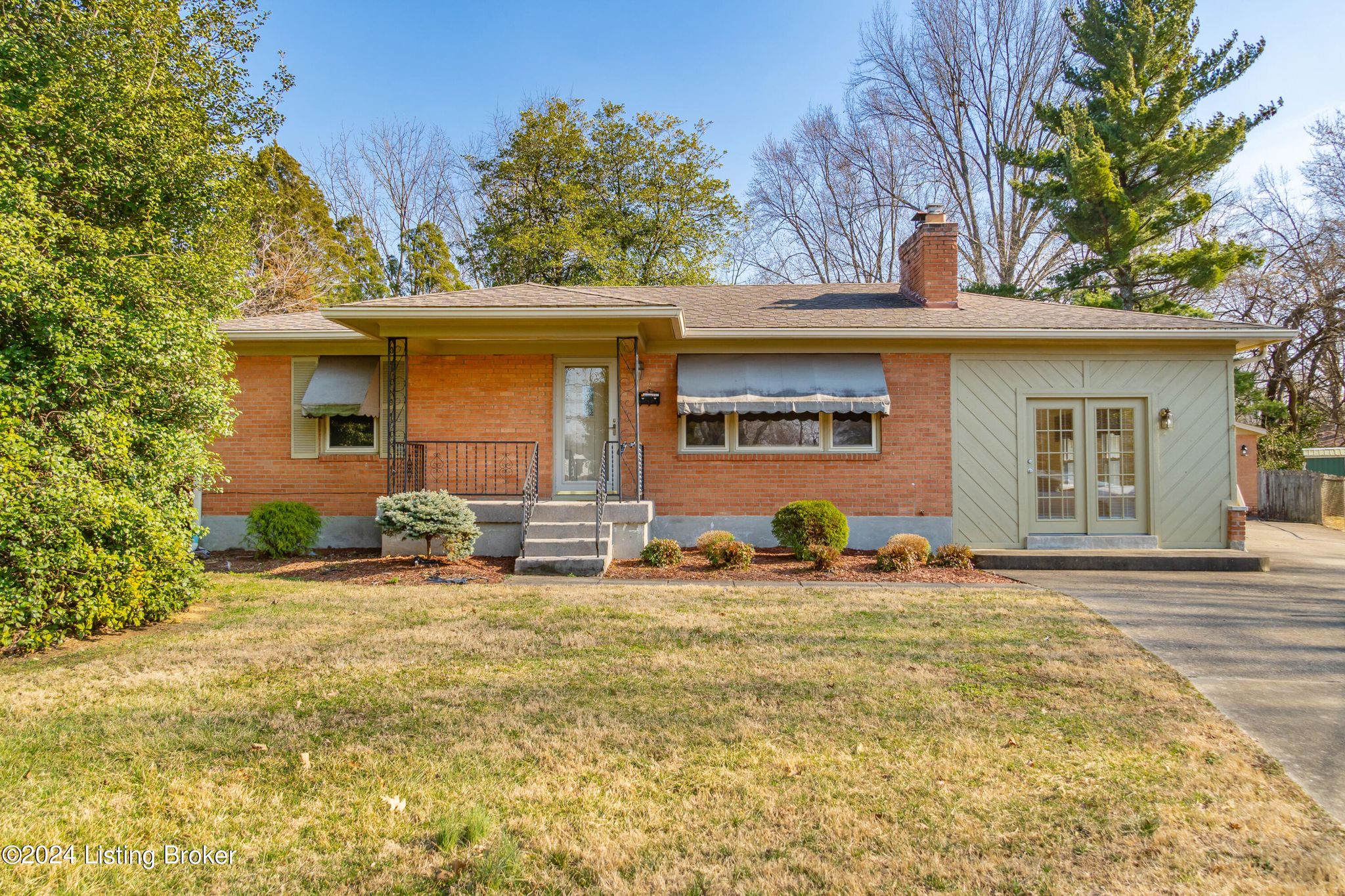 2 Lynn Lea Ct, Shively, KY 40216 - See Est. Value, Schools & More