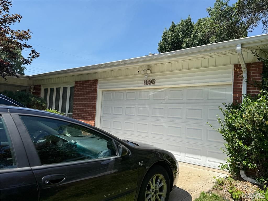 1805 Aqueduct Dr, Florissant, MO 63033 - See Est. Value, Schools & More