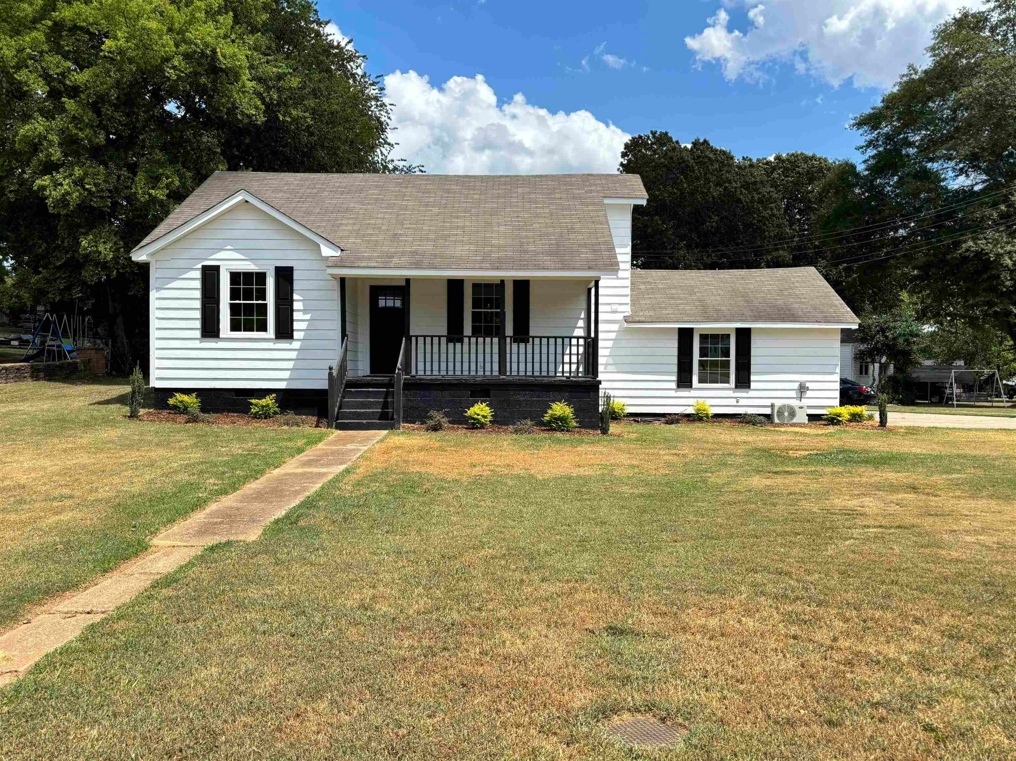 1400 Parsons St, Sheffield, AL 35660 - See Est. Value, Schools & More