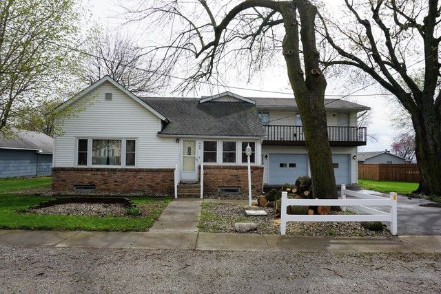 409 S Park St, Gifford, IL 61847 - See Est. Value, Schools & More