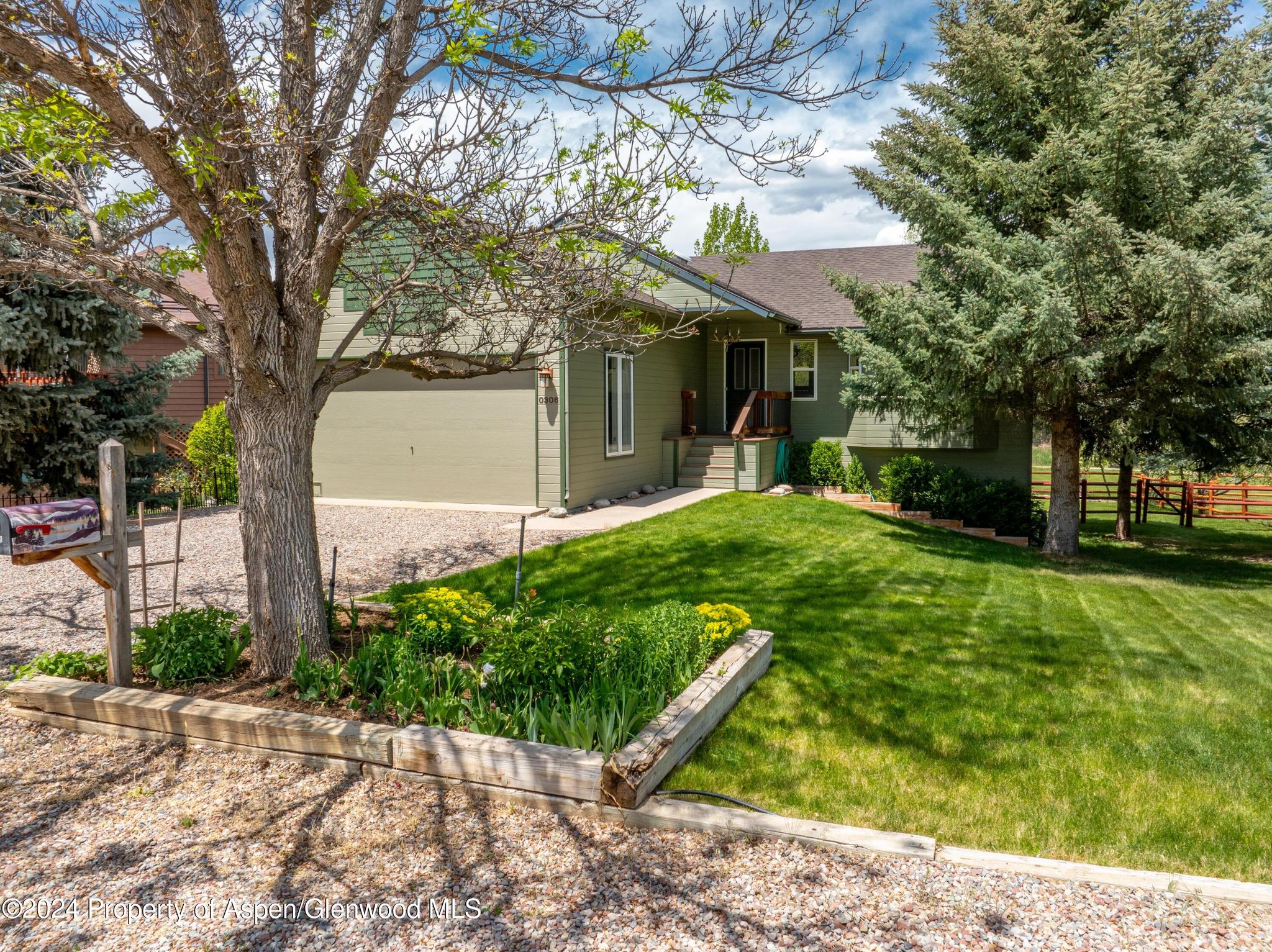 306 Summit Dr, El Jebel, CO 81623 - See Est. Value, Schools & More
