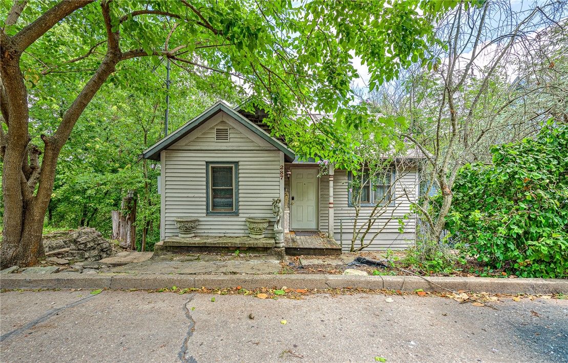 287 Spring St, Eureka Springs, AR 72632 - See Est. Value, Schools & More