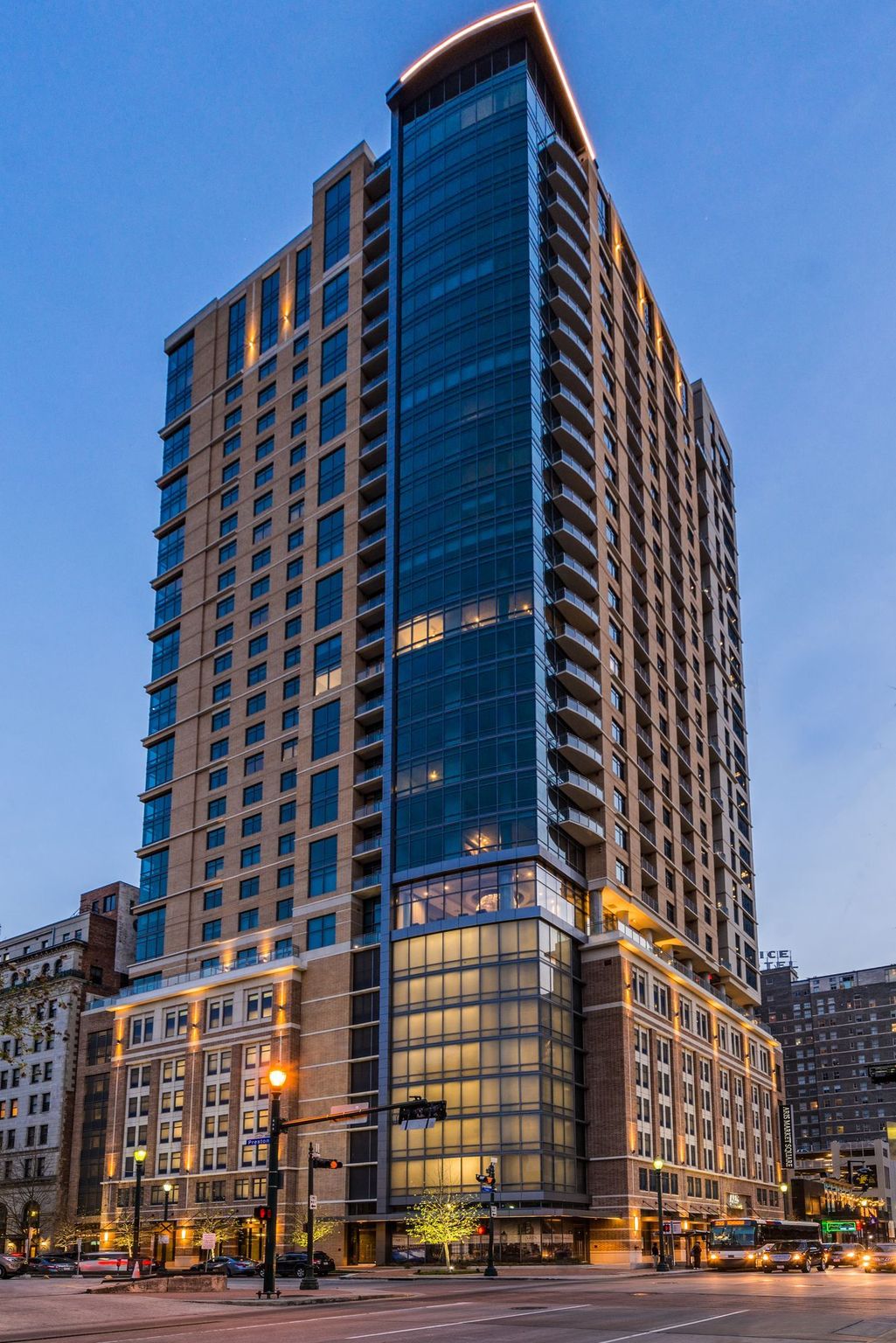 409 Travis St #1405, Houston, TX 77002 - See Est. Value, Schools & More