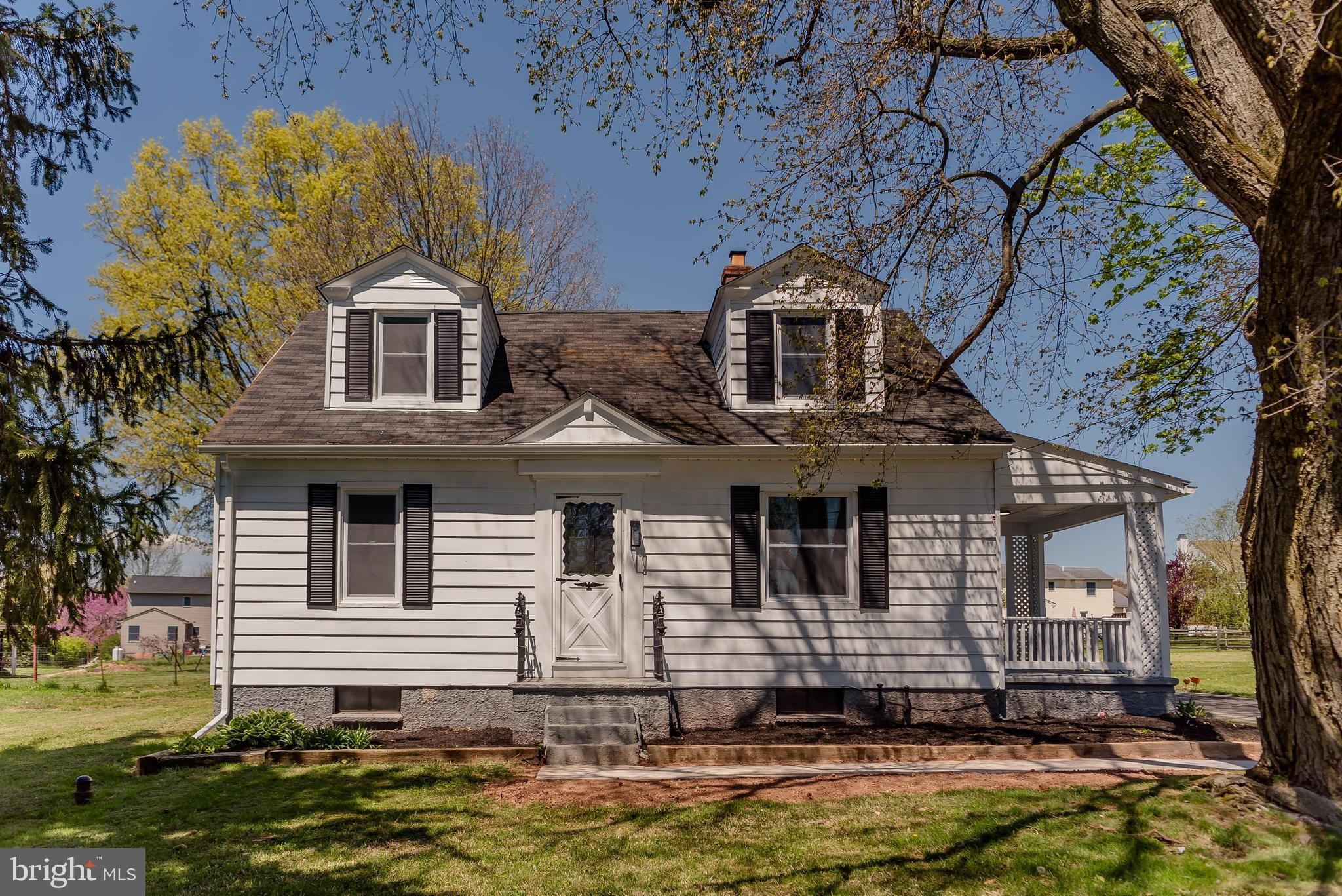 229 W 8th St, Pennsburg, PA 18073 - See Est. Value, Schools & More