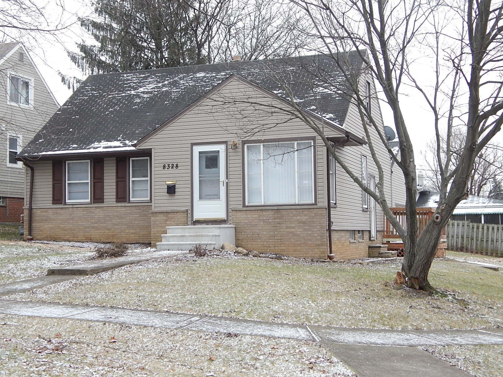 8328 Band Dr, Garfield Heights, OH 44125 - See Est. Value, Schools & More