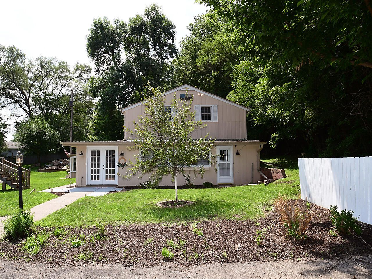 207 Old Mormon Bridge Rd, Crescent, IA 51526 - See Est. Value, Schools ...