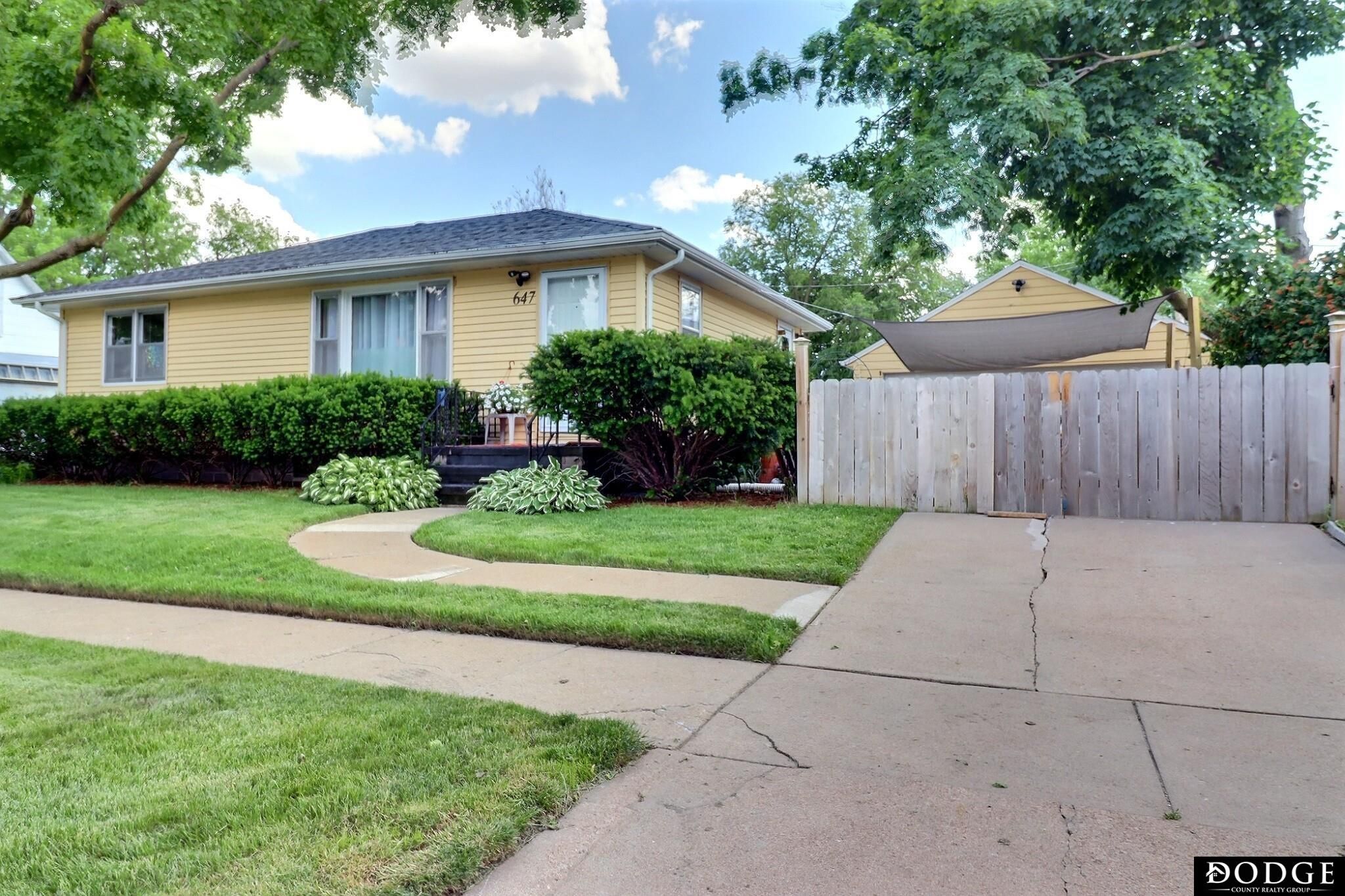 647 E 15th St, Fremont, NE 68025 - See Est. Value, Schools & More