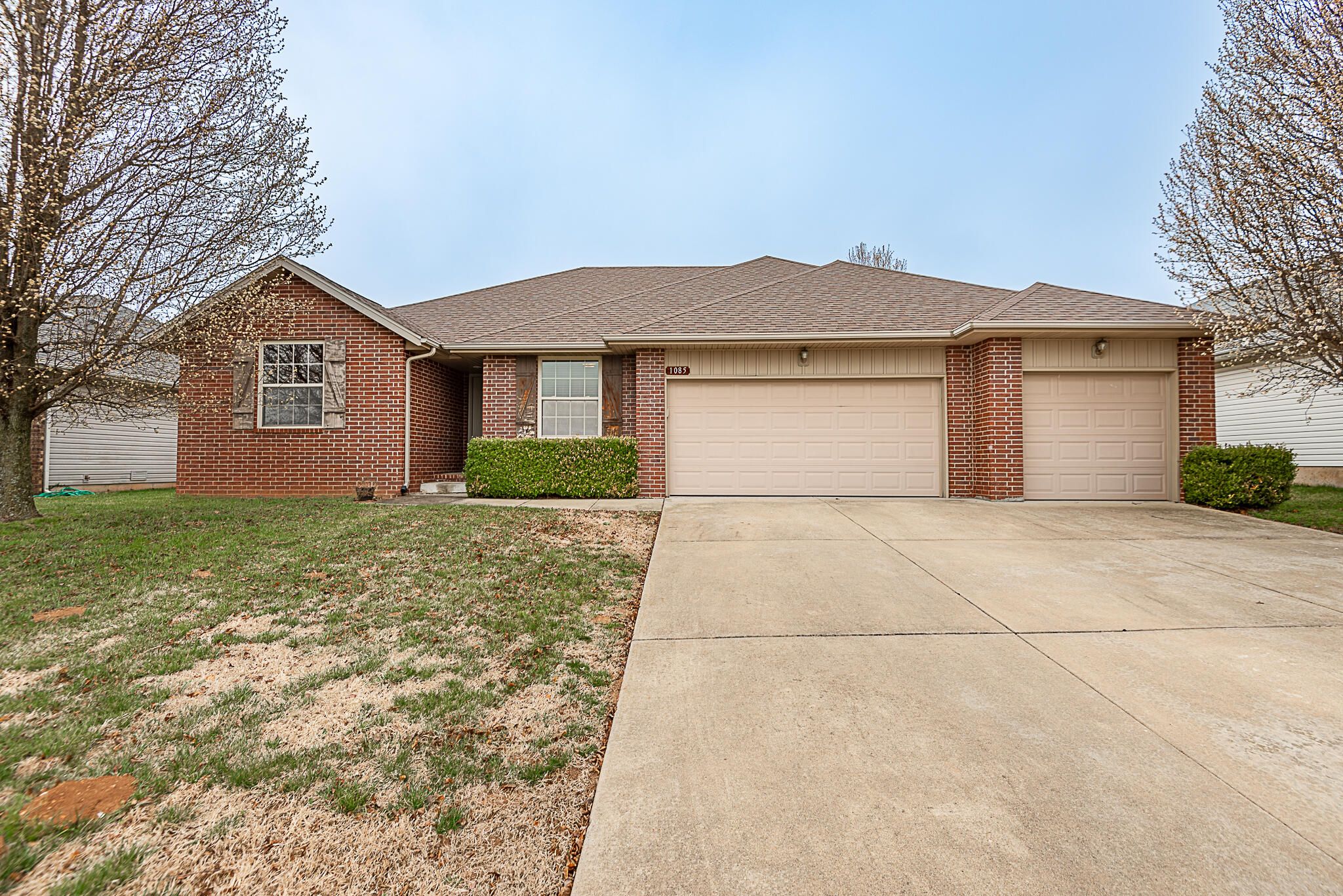 1085 Red Cedar Avenue, Springfield, MO 65802 | MLS# 60262677 | Trulia