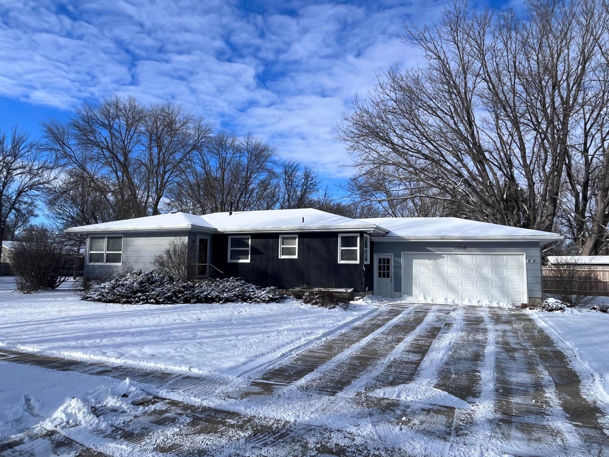 1316 S Merton St, Aberdeen, SD 57401 - See Est. Value, Schools & More