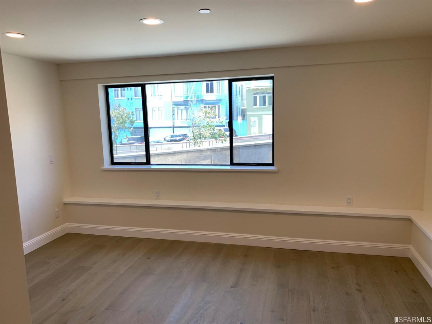 1375 Broadway St, San Francisco, CA 94109 - See Est. Value, Schools & More