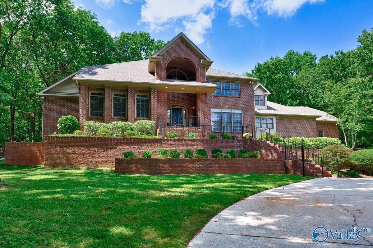 914 Toney Dr SE, Huntsville, AL 35802 - See Est. Value, Schools & More