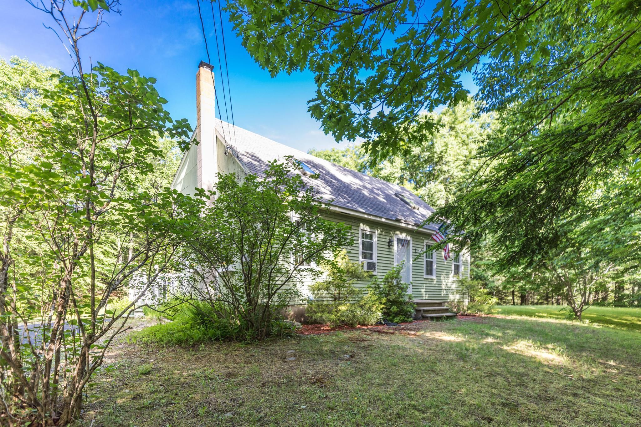 5 Manorview Drive, Raymond, NH 03077 - See Est. Value, Schools & More