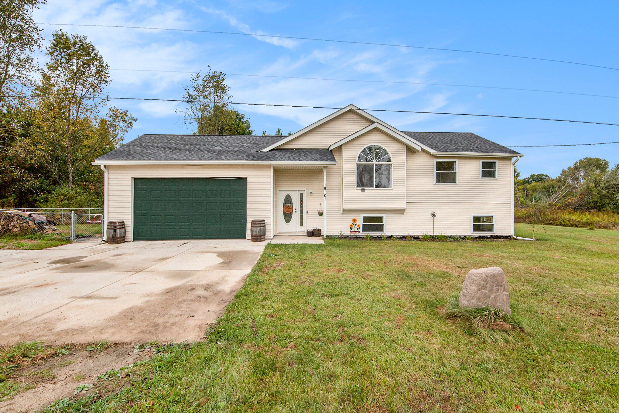 19101 35th Ave, Barryton, MI 49305 - See Est. Value, Schools & More