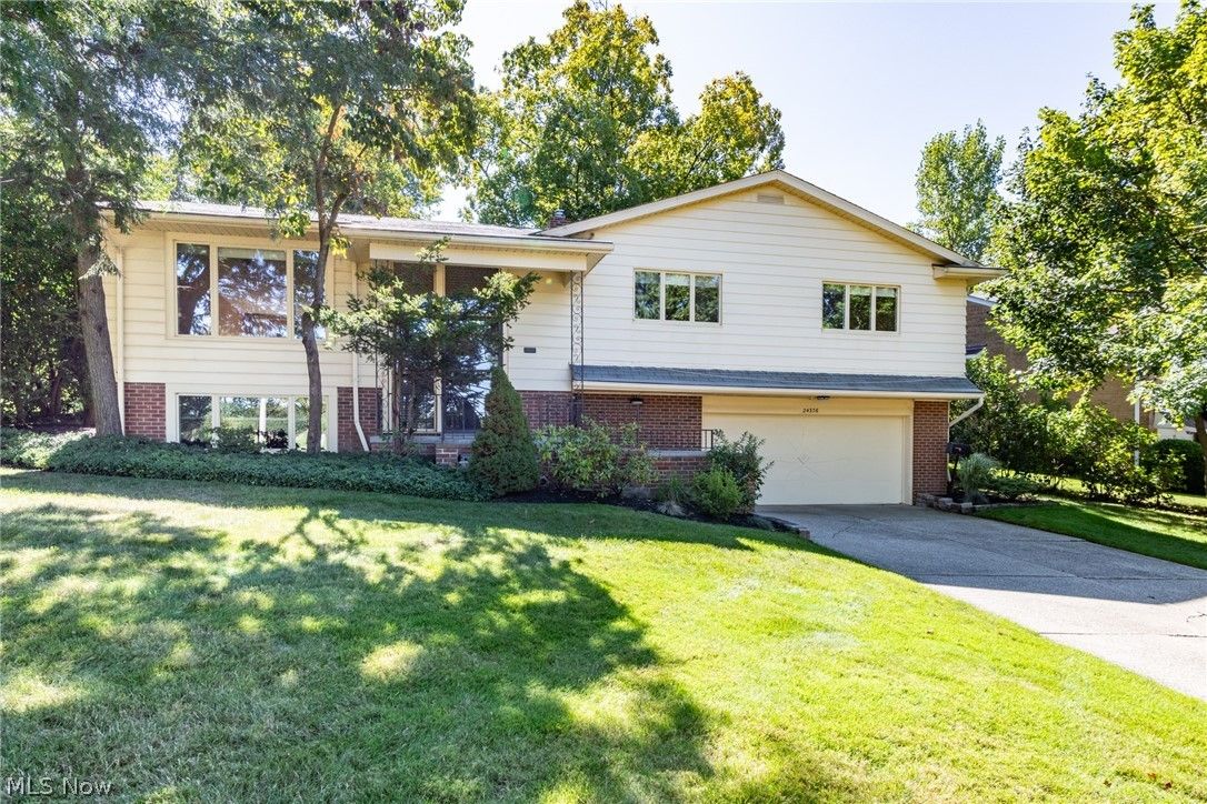 24376 Hazelmere Rd, Beachwood, OH 44122 - See Est. Value, Schools & More